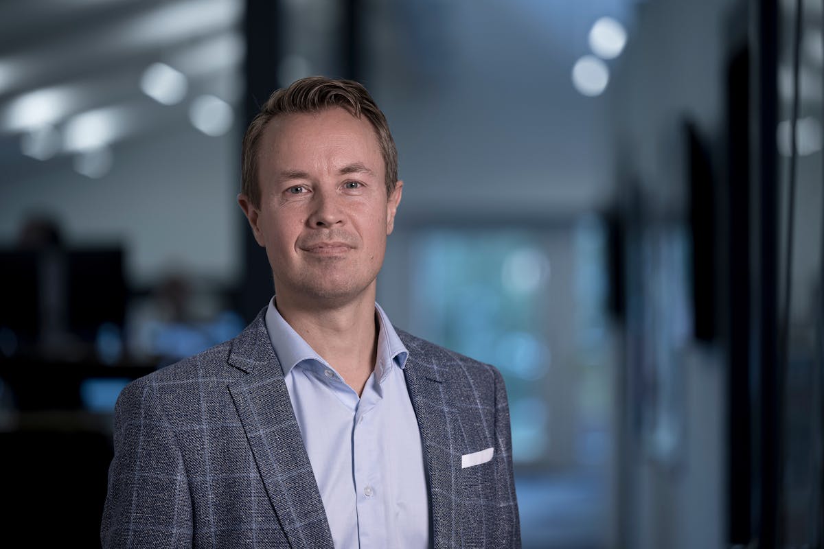 How to Improve Data Center Sustainability and Lower Carbon Emissions ...